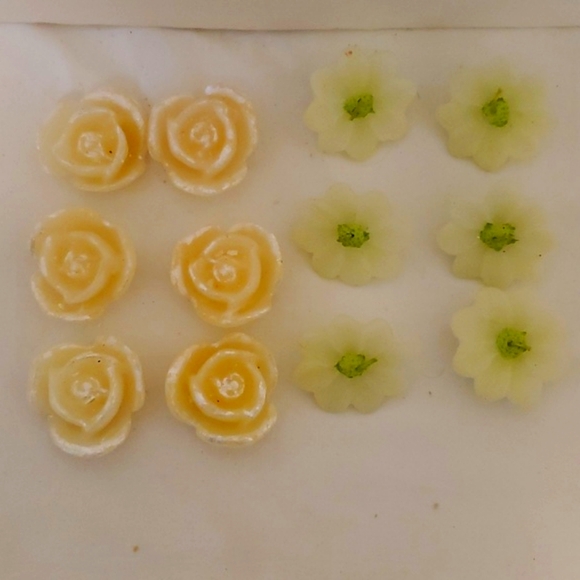 Accents | 12 Mini Floating White Roses And Green Tint Flowers | Poshmark
